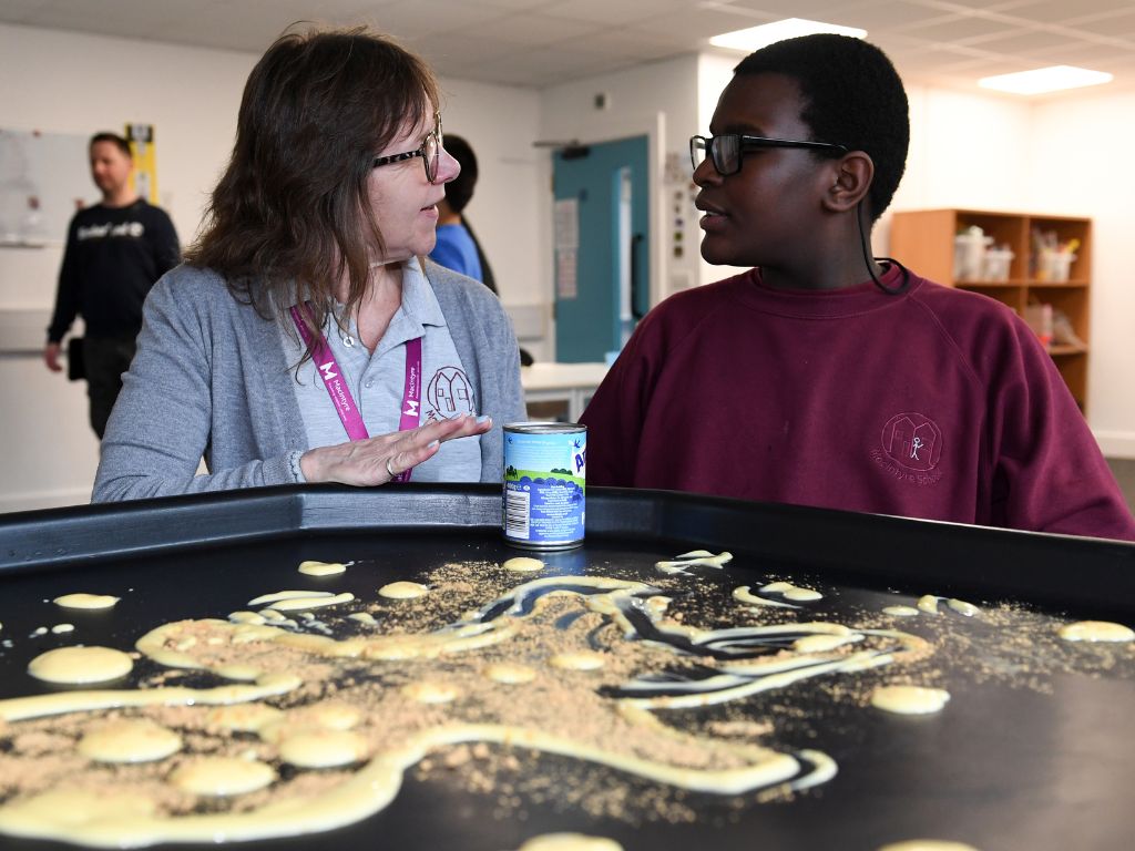 MacIntyre Home Page | MacIntyre